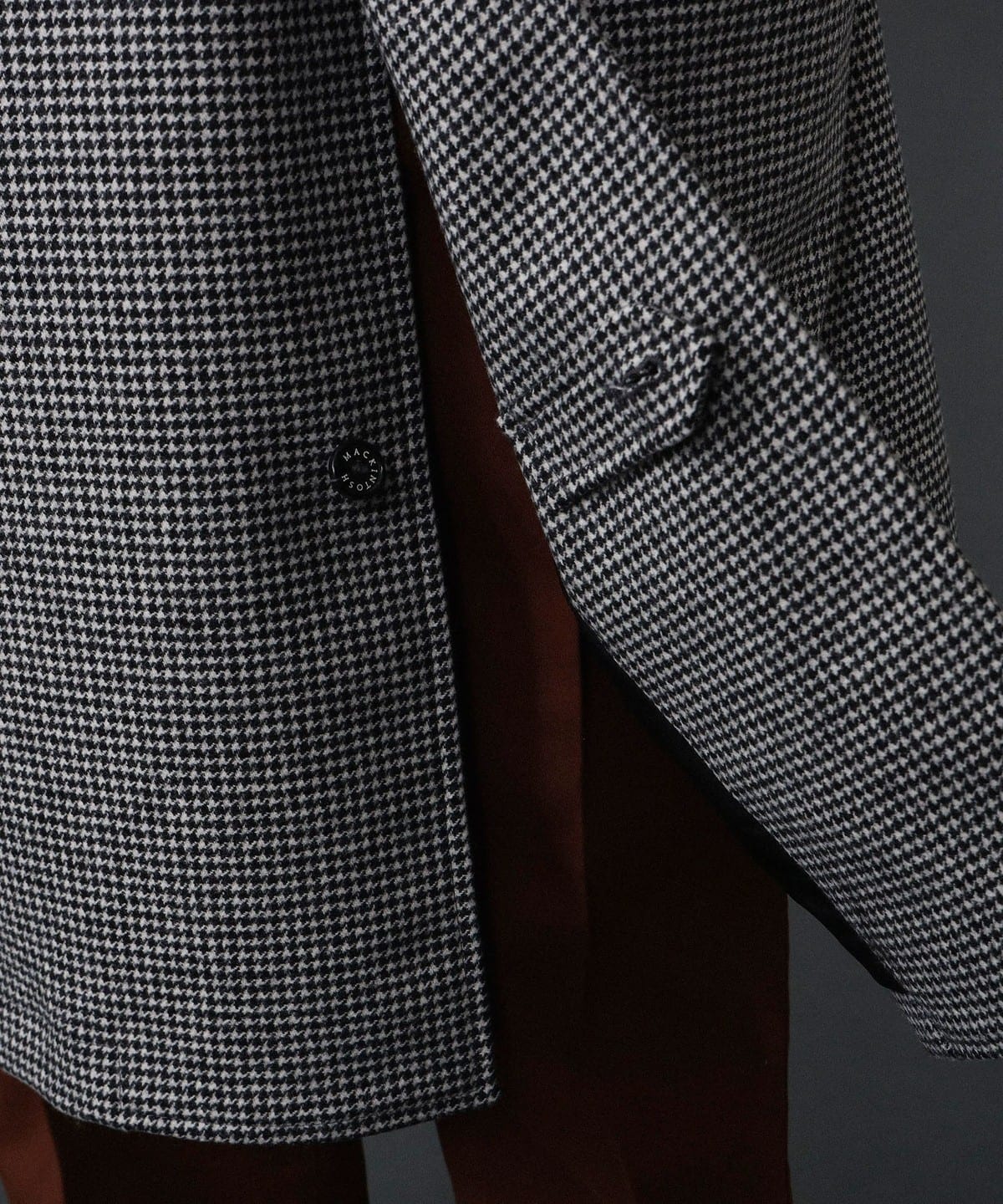 BEAMS F（ビームスF）【別注】MACKINTOSH / BALFIELD ウール ハウンドトゥース ラグランスリーブ バルカラーコート（コート ステンカラーコート）通販｜BEAMS