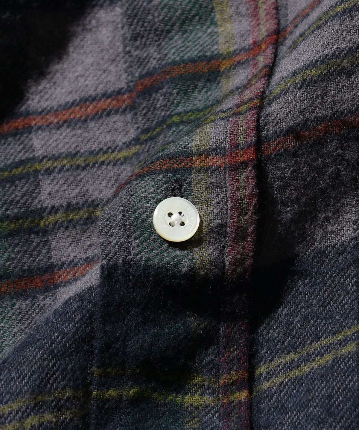 BEAMS PLUS（ビームス プラス）B.D. Classic-fit Indian flannel Plaid Over Dye（シャツ ...