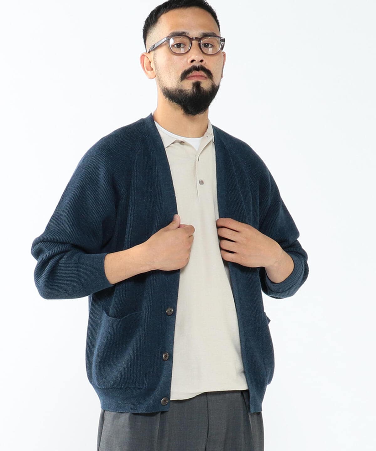 BEAMS PLUS（ビームス プラス）【10/23再値下げ】【別注】BATONER / LAMY V NECK CARDIGAN（トップス カーディガン）通販｜BEAMS