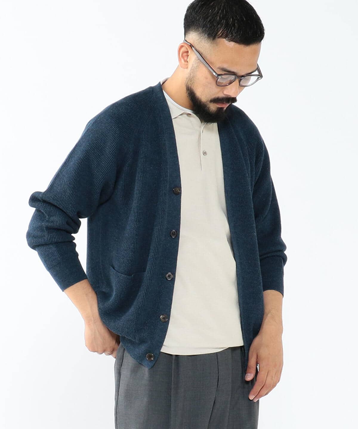 BEAMS PLUS（ビームス プラス）【別注】BATONER / LAMY V NECK CARDIGAN（トップス カーディガン）通販｜BEAMS