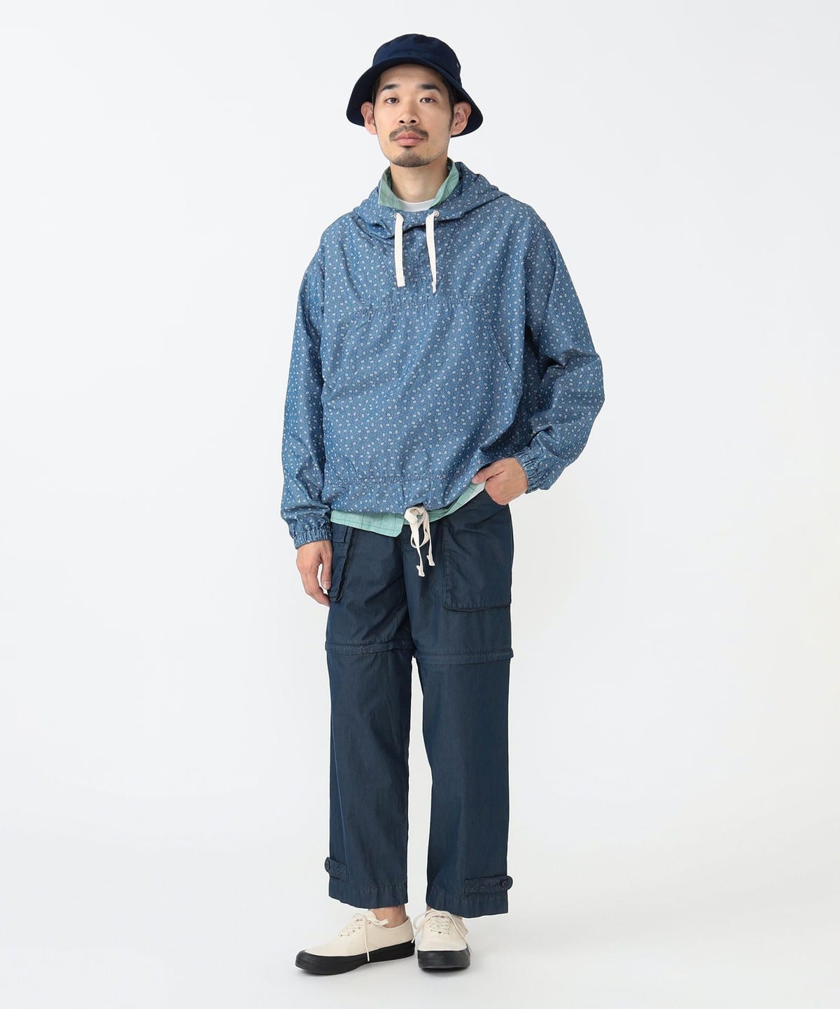 BEAMS PLUS（ビームス プラス）MIL Smock NYCO Indigo Chambray Discharge Print（ブルゾン ...